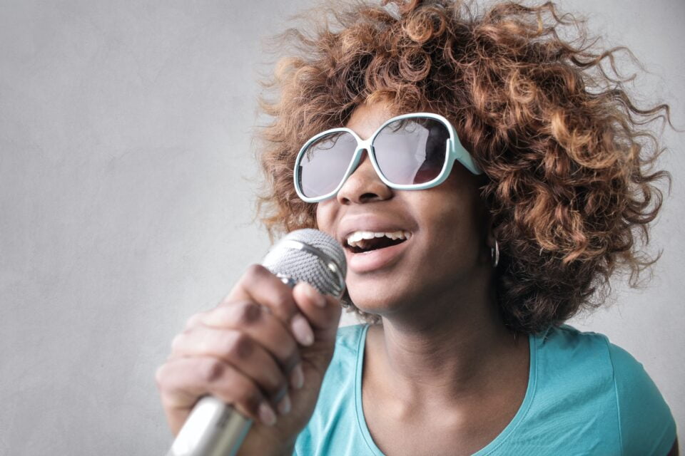 A Karaoke Night | FreeBarWebsite.com